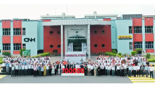 CNH Industrial Reaches 700,000 Tractors Production Milestone at Greater ...