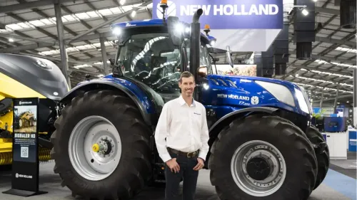New Holland Expands its T7 PLMi Long Wheelbase AutoCommand Range in ...